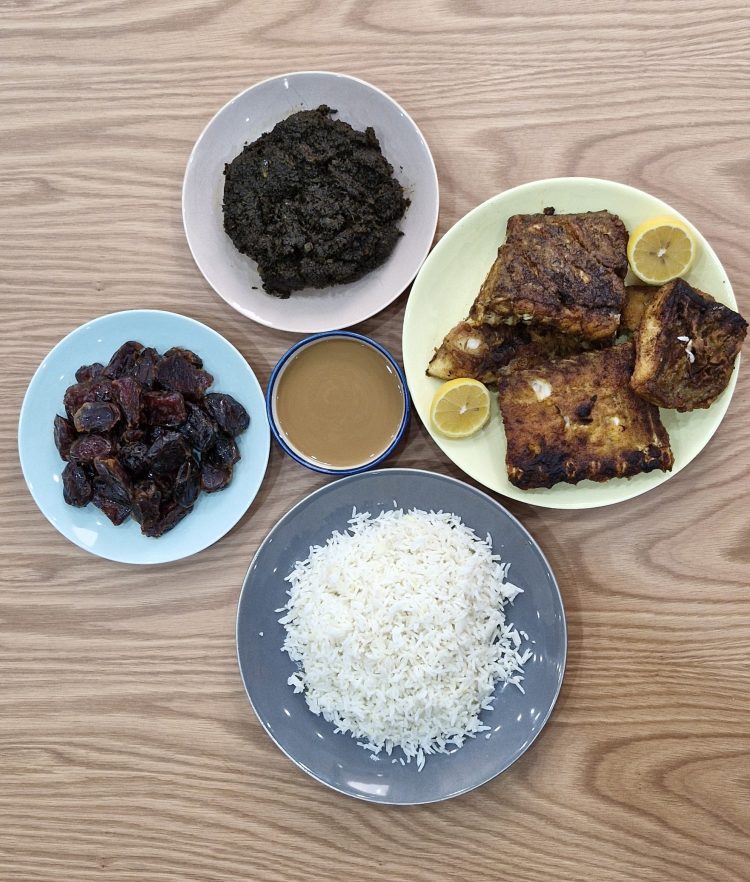 Persian Fried Fish With Tamarind Herb Sauce Recipe - Mesry Tasty